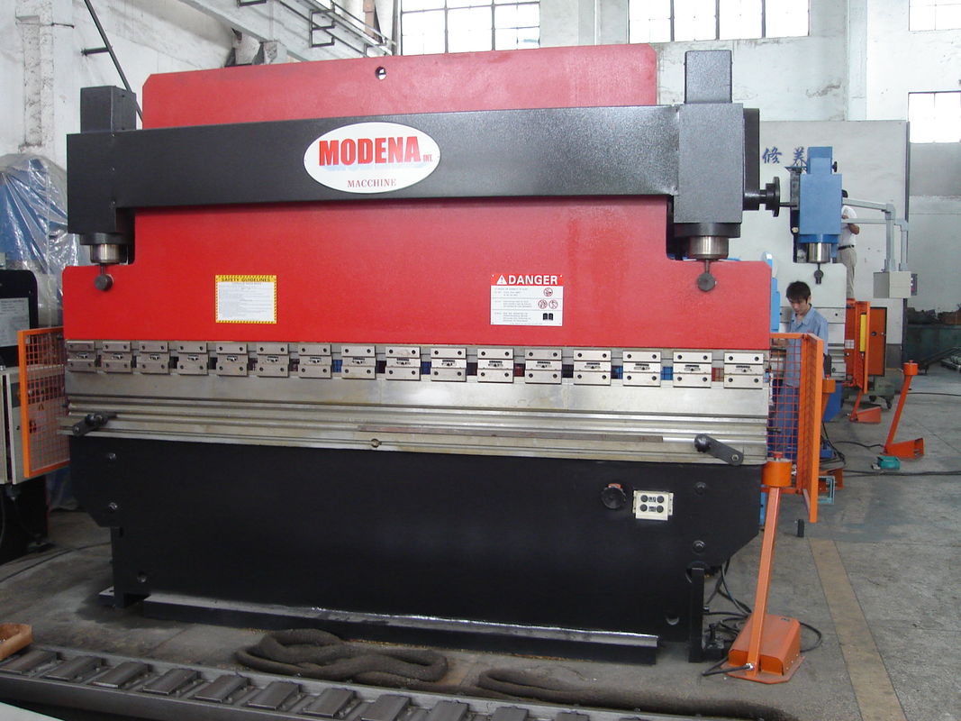 Carbon Steel Metal Frame 200 Ton Hydraulic Press Brake Machine With 47 ...