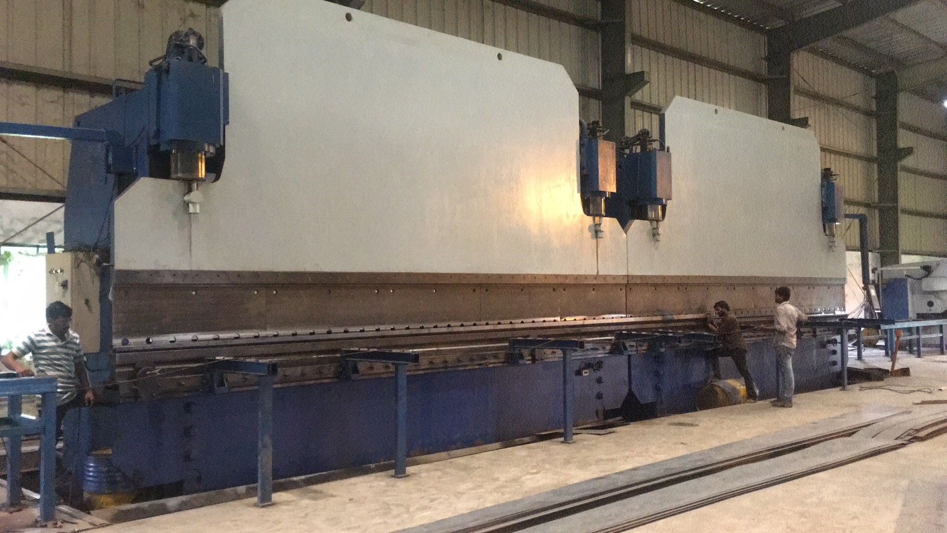 Long Light Pole Bending Machine 350 Ton 12m 60mm